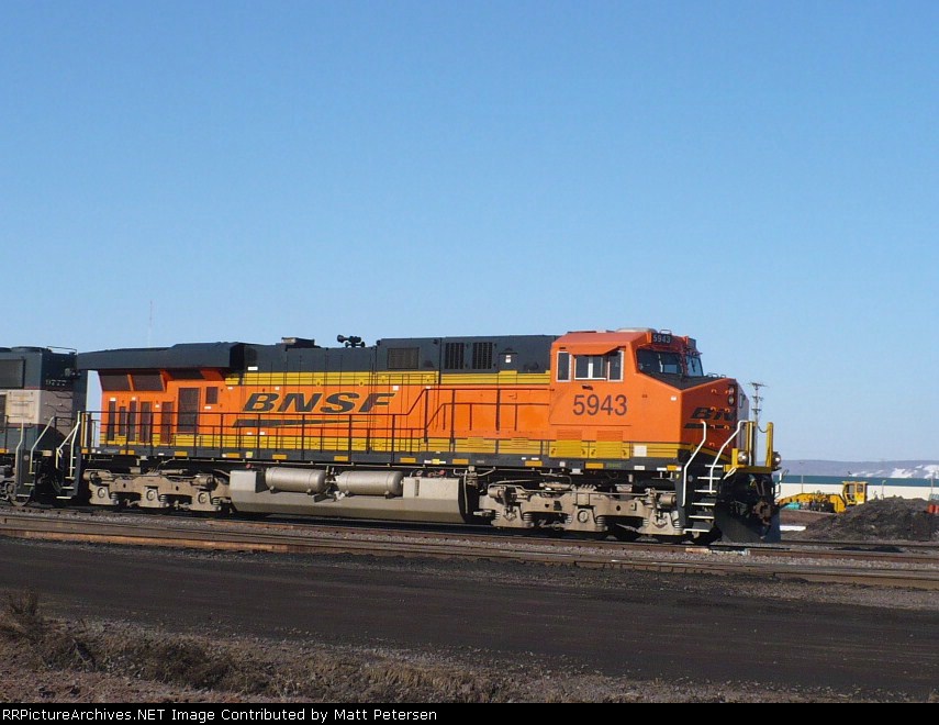 BNSF 5943